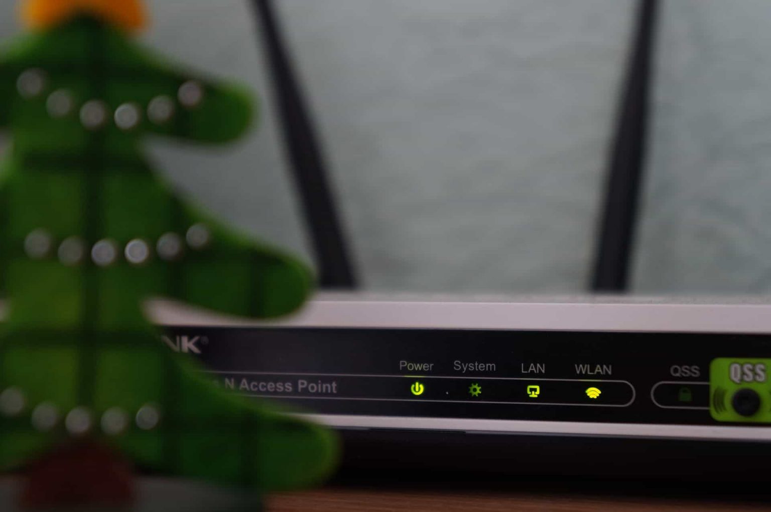 How to Reset Wi-Fi Router: Quick & Easy - VMedia